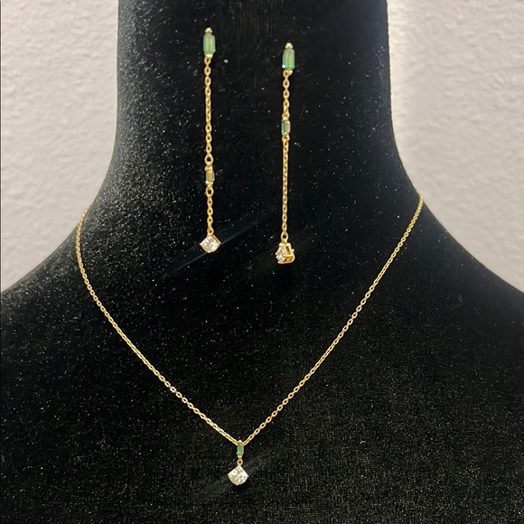 Swarovski | Jewelry | Swarovski Elegant Gold And Green Jewelry Set Oz ...